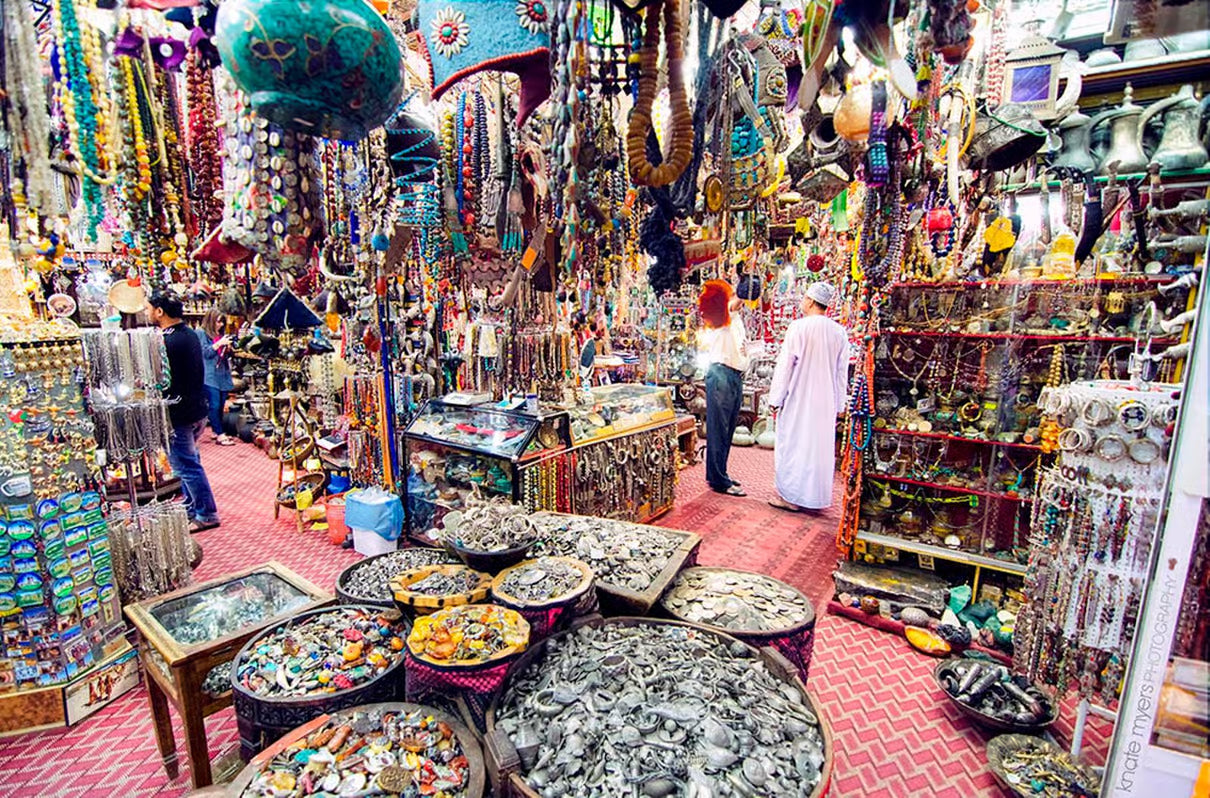 Muscat: Half-Day Guided City Tour to Grand Mosque and Muttrah Souq – Shouf