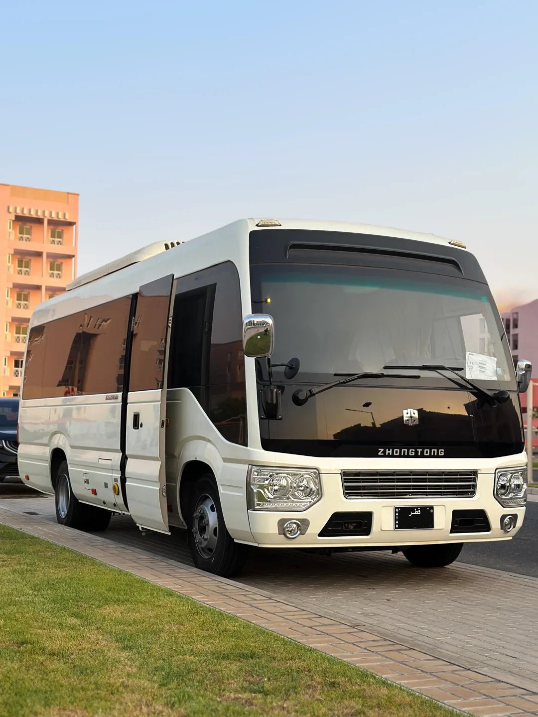 Doha: Zhongtong Private Bus Rental with Driver – Shouf
